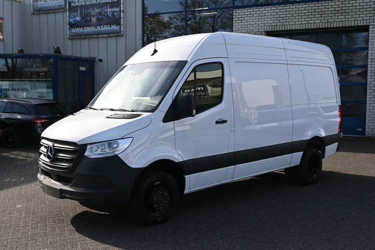 Mercedes-Benz Sprinter 519 CDI L2H2 RWD leasen - Regeljelease.nl