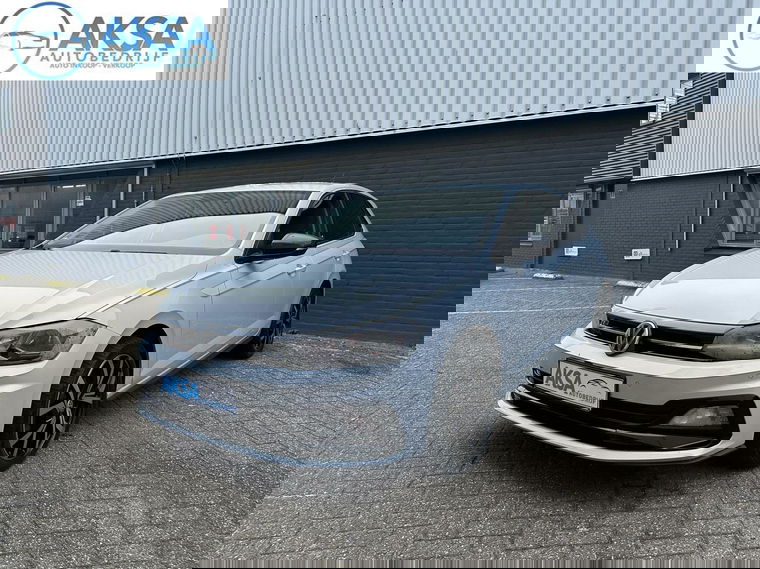 Volkswagen Polo 1.0 TSI Highline R-Line | Beats | Digital Cockpit ...