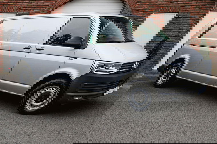 Volkswagen Transporter T6 2.0 TDI L2H1 ACC - LED - AUTOMAAT leasen ...