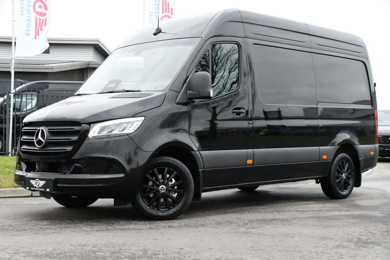 Mercedes-Benz Sprinter 319 1.9 CDI L2H2 Pro Black Edition leasen - Regeljelease.nl